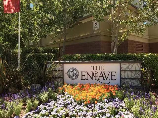3 203 Enclave