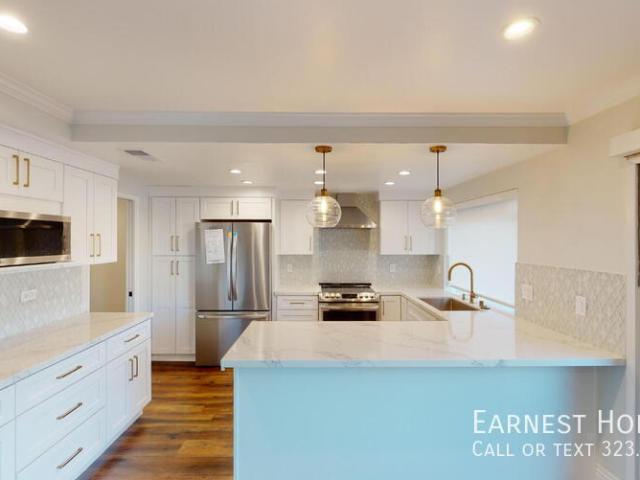 3 + 2.5 Conveniently Located Sherman Oaks Townhouse with Pool and Private Garage!