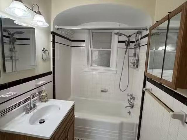 $3,300 4 Bedroom 2.5 Bathroom House In Linthicum Heights Wit.
