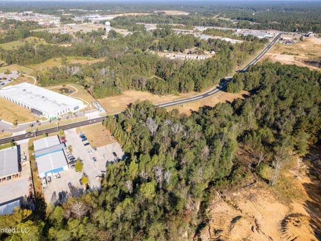 3.33 +/ Ac Lamar Boulevard