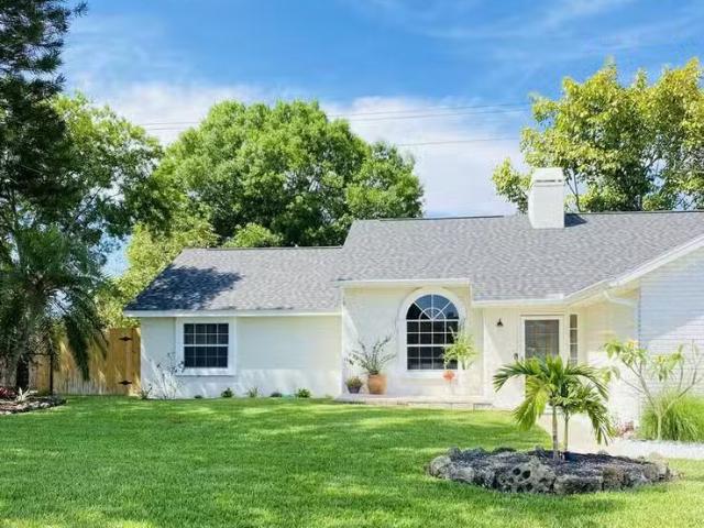 $3,400 3 Bedroom 2 Bathroom House In Bradenton With Great Am.