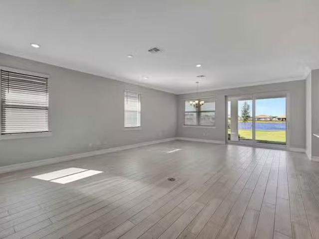 $3,400 3 Bedroom 2 Bathroom House In Naples With Great Ameni.