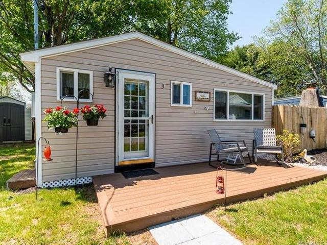 3 4th St, Madison, CT 06443