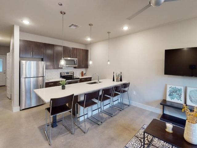 3, 4 and 5 Bedroom Luxury Townhomes with Top of the Line Amenities! 3 Bedroom Home for Rent at 2430 S 2nd St, Waco, TX 76706 Oakwood