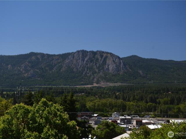3 4 W 6th St, Cle Elum, WA 98922 | MLS #2345 | Compass