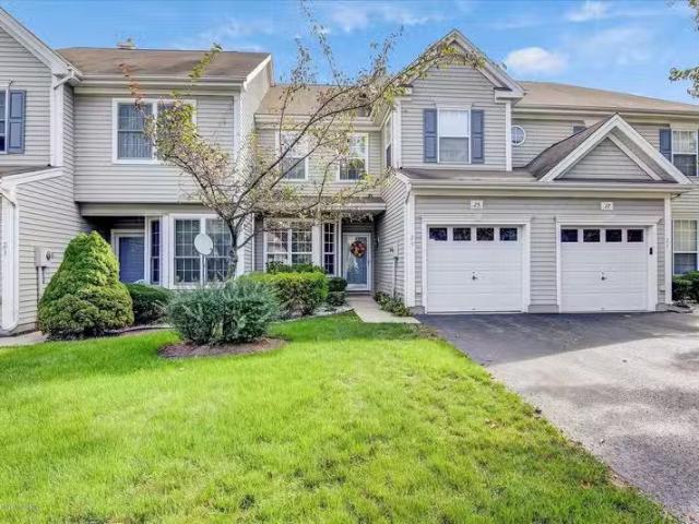 $3,500 3 Bedroom 2.5 Bathroom Townhouse In Sayreville With G.