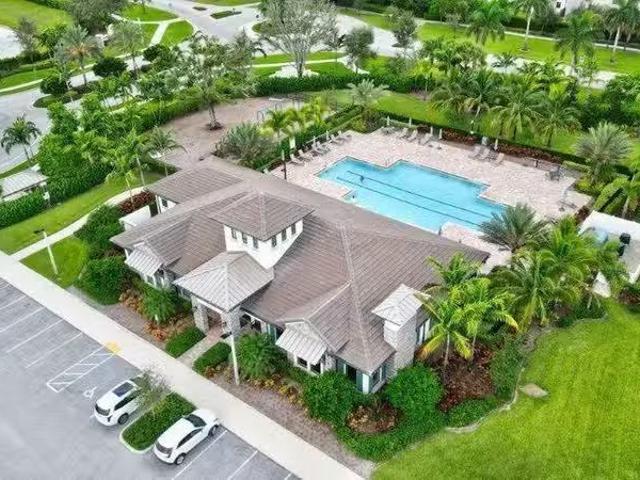 $3,500 3 Bedroom 2.1 Bathroom Townhouse In Lake Worth With G.