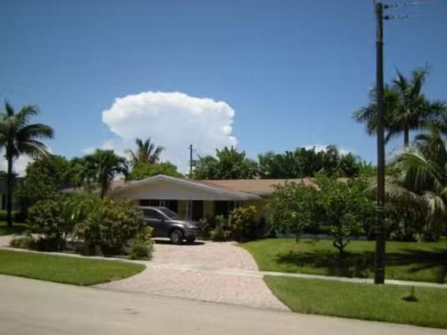 $3,500 3 Bedroom 2 Bathroom House In Deerfield Beach With Gr.