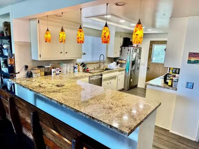 $3,650 2 Bedroom 2.5 Bathroom House In Bonsall With Great Am.