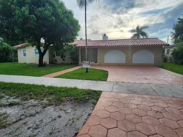 $3,650 3 Bedroom 2 Bathroom House In Miami Springs With Grea.