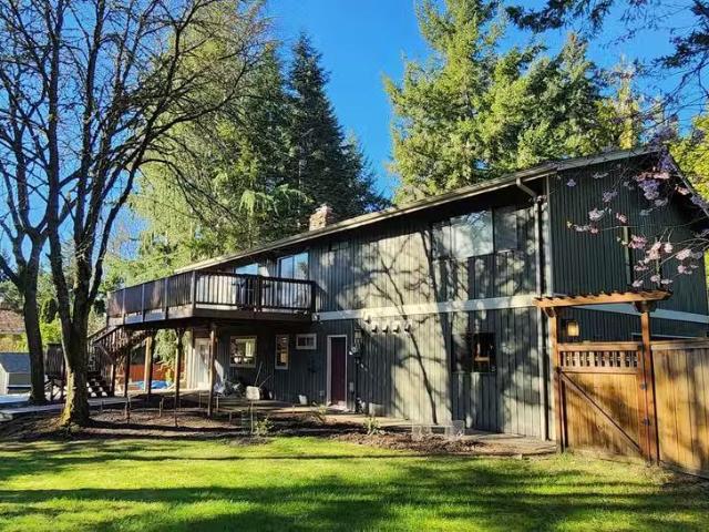 $3,600 3 Bedroom 2 Bathroom Home 1403 143rd Pl Ne #NA