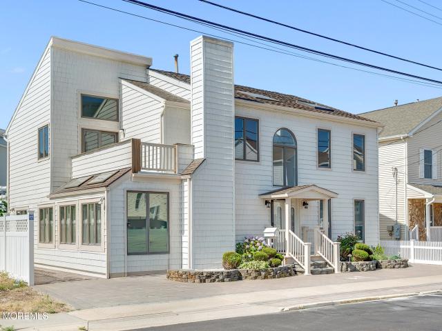 3 7th Avenue