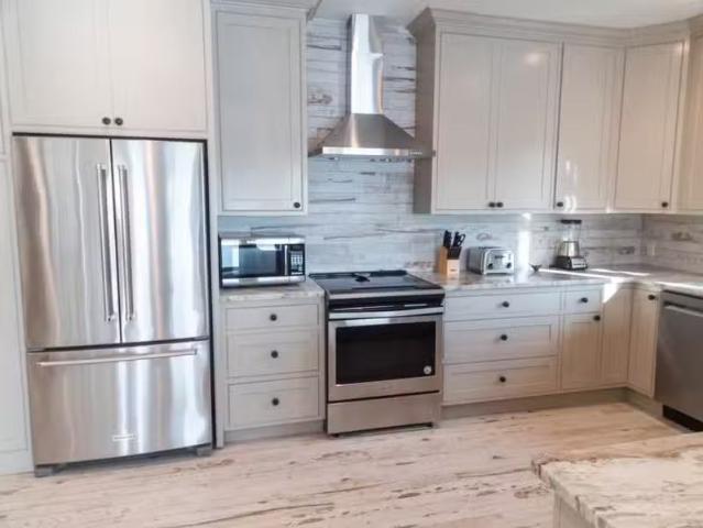 $3,950 1 BDRM/1 BA FULLY FURNISHED & RENOVATED Condo on Stan.