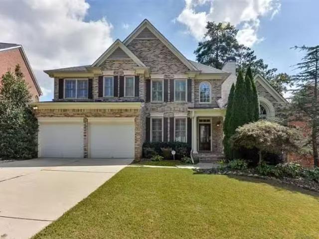 $3,999 5 Bed 4 Bath Home In Vinings Estates w/ Great Ameniti.