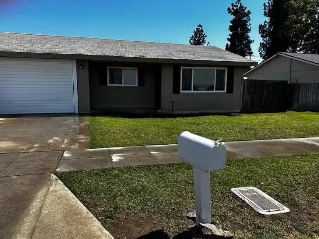 3B/2B FOR RENT IN El Fresno, CA #429 W Geary St