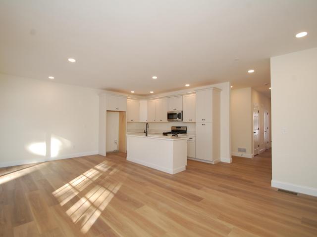 3B Dearborn Circle