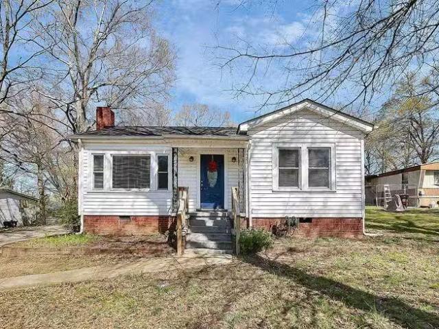 3BD/1BA Home Full of Character in Concord 127 White St Sw