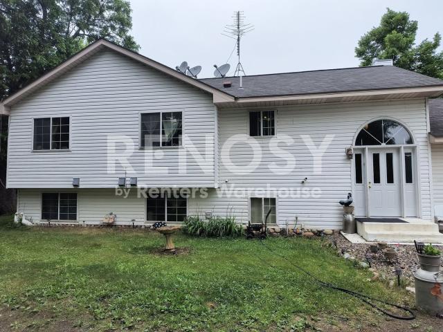 3BD/2BA Home in Mora Available Now!