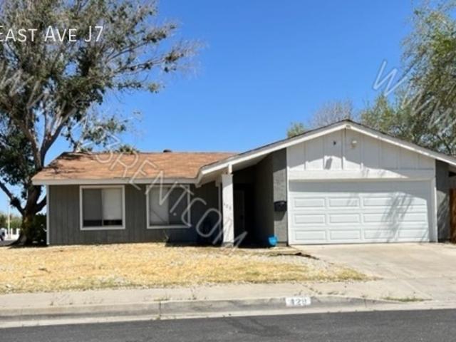 3BD 2BTH SINGLE FAMILY HOME EAST LANCASTER