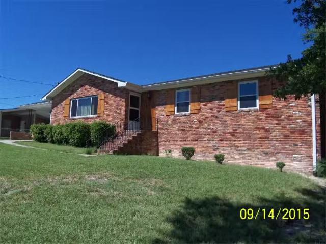 3Bd 2Ba Single Family Home w/ Sunroom, Back Screened Porch, Fi.