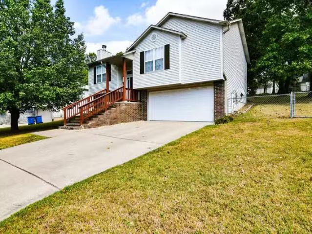 3Bed/3Bath home in Meadow Ridge 245 Blossom Vly