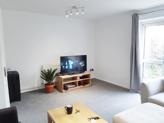 3bed close Stratford Station & Westfield 1 AUG