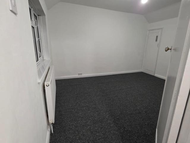 3bed semi detached large garden close to amenities