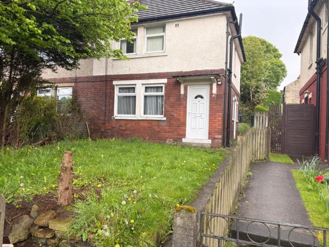 3beds SEMI DETACHED For Rent