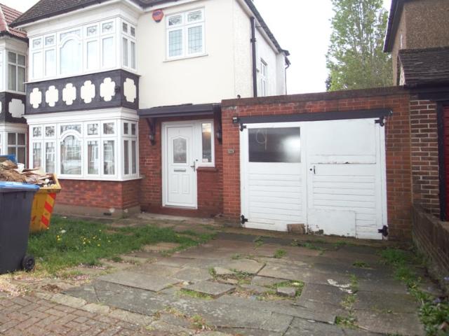 3bedroom house available to rent in Wembley, HA9