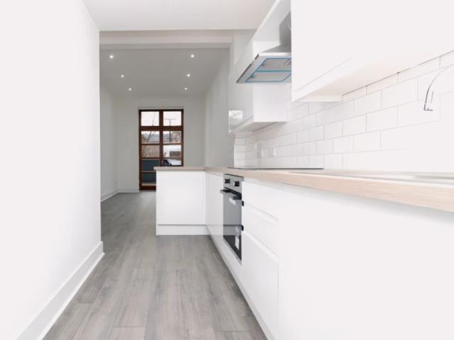3Bedrooms, 1Bathrooms