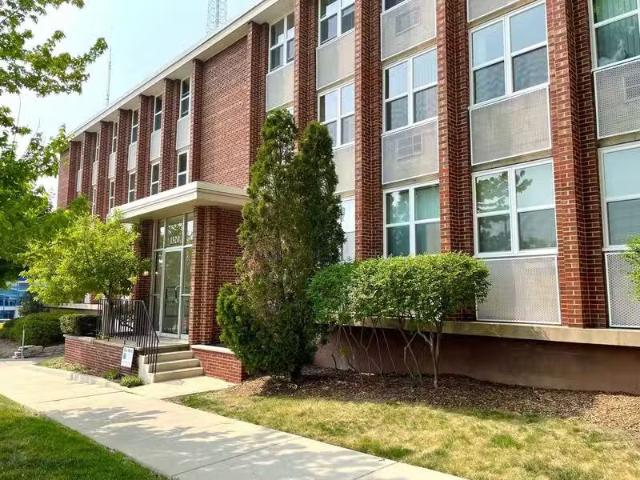 3BR/1.0BA 1320 E Capitol Drive