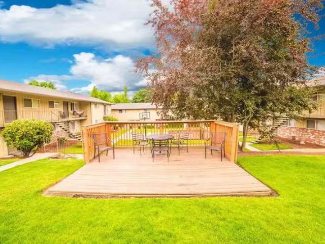 3BR/1.0BA Cedar Mill Apartments