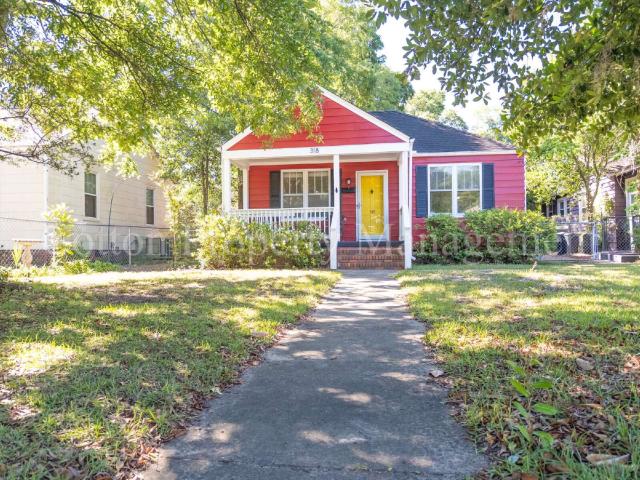3BR/1BA / Lovely Unfurnished Cottage in Sunset Park / $1,775 per month / Dog Friendly