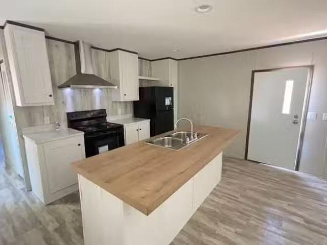 3BR/2.0BA 5198 Chaparral Rd