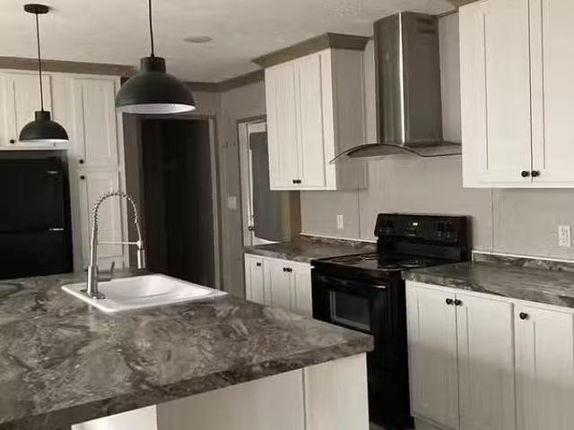 3BR/2.0BA Fairplain Mobile Home Park