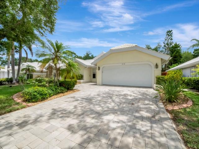 3BR/2.5BA Private Pool Home | Chestnut Creek Community in Venice