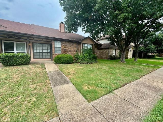 3BR/2BA Euless Home w/ Open Floor Plan