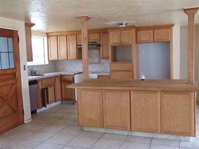 3br 1256ft² Huge RS.62 Acres Bring Your Animals or Equipment to this House East Bakersfield map To Rent in Bakersfield, California