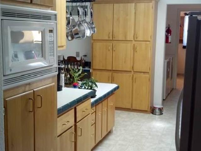 3br 1512ft² Great 3 bed manufactured home w/2 car garage & private back deck for sale in Salem, Oregon
