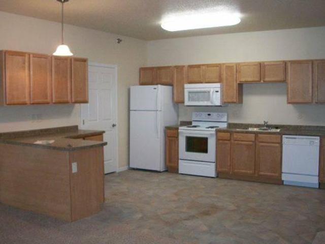 3br 1 Month Free, 2 Bathrooms, 2 A/C's, Walk In Closets, 9 ft Ceilings To Rent in Fargo, Minnesota