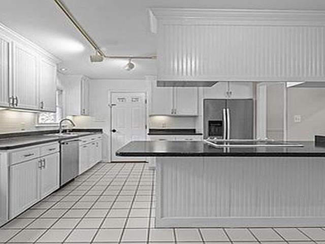 3GB Fiber + Mini Fridge + Quiet + Near Bus Stop