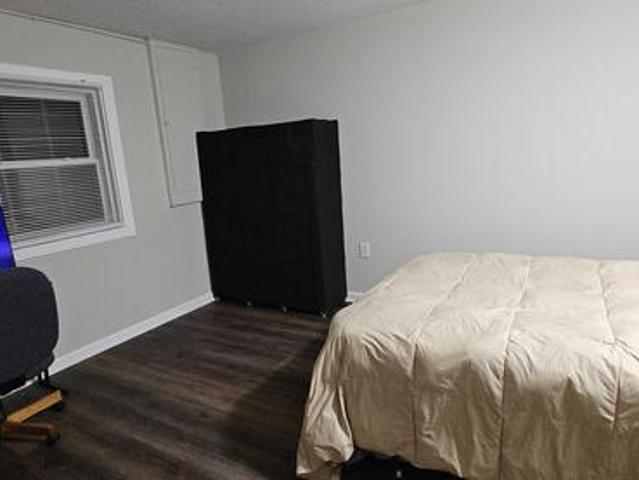 3GB Fiber + Mini Fridge + Quiet + Near Bus Stop + Capital Blvd & Wake Tech Proximity!