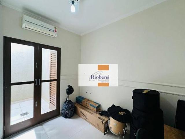 3d,1suite,c/ae,sala,coz, wc social, espaço gourmet, quintal grande