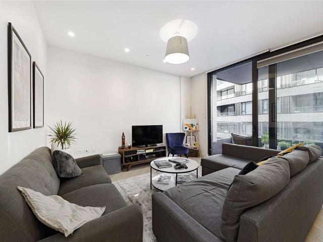 3D Viewing Tour* A fabulous one bedroom apartment in the Television Centre. The property is available as furnished and has been interior designed to an immaculate, stylish finish