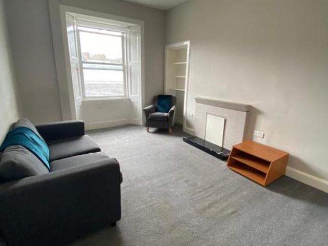 3f2 Grindlay Street, Edinburgh, EH3 3 bed flat to rent £2,150 pcm £496 pw