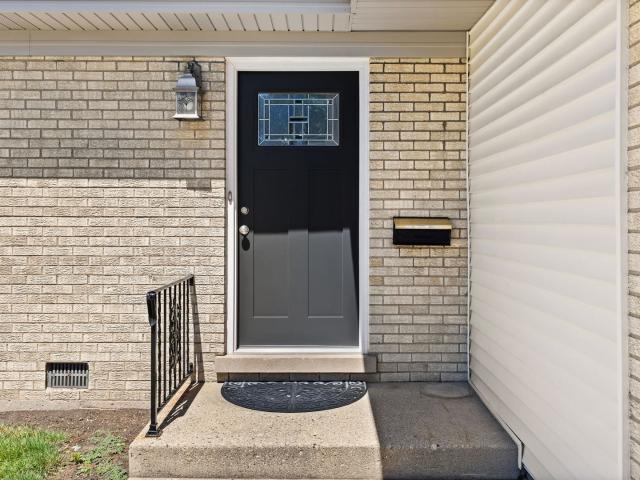3N445 Jill Court
