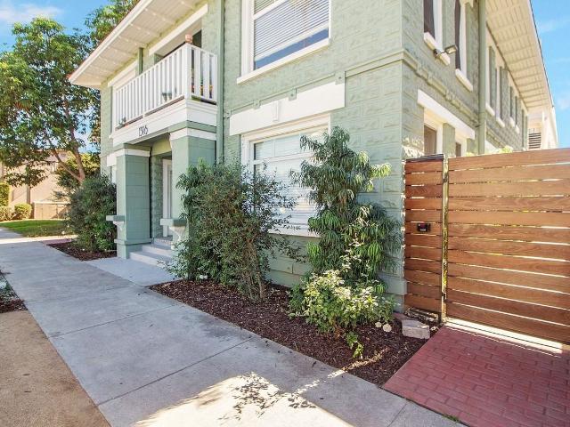 3rd Street Complex 2 Bedroom Apartment for Rent at 1316 E 3rd St, Long Beach, CA 90802 Bixby Park