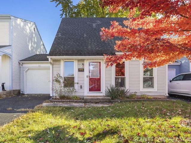 3S321 Blackthorn Ln, Warrenville, IL 60555