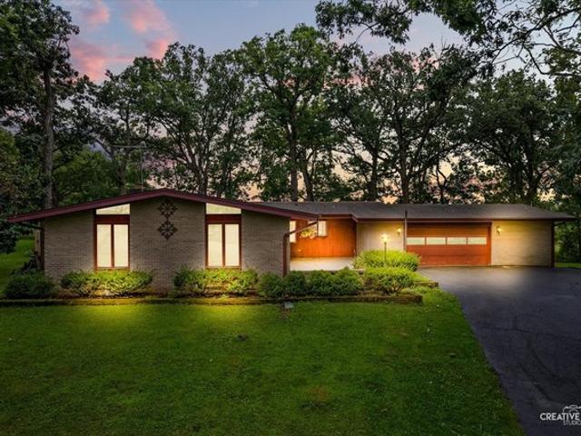 3S984 Oakland Ln, North Aurora, IL 60542