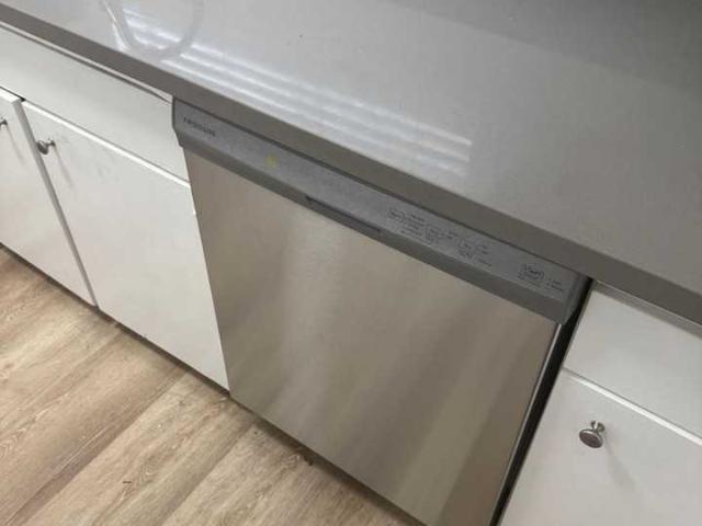 t1045 1 Bedroom Apartment for Rent at 1045 3rd St, Santa Monica, CA 90403 Wilshire Montana